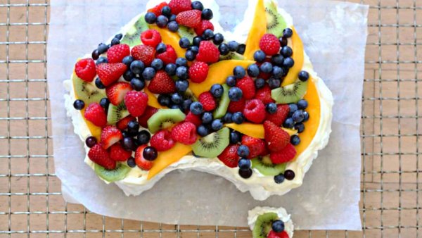 Aussie Shaped Pavlova | CSR Sugar